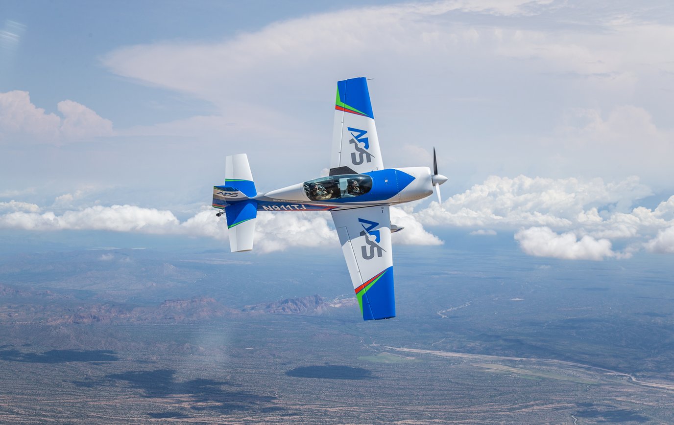 The Extra 300L: A High-Performance Aerobatic Powerhouse for UPRT